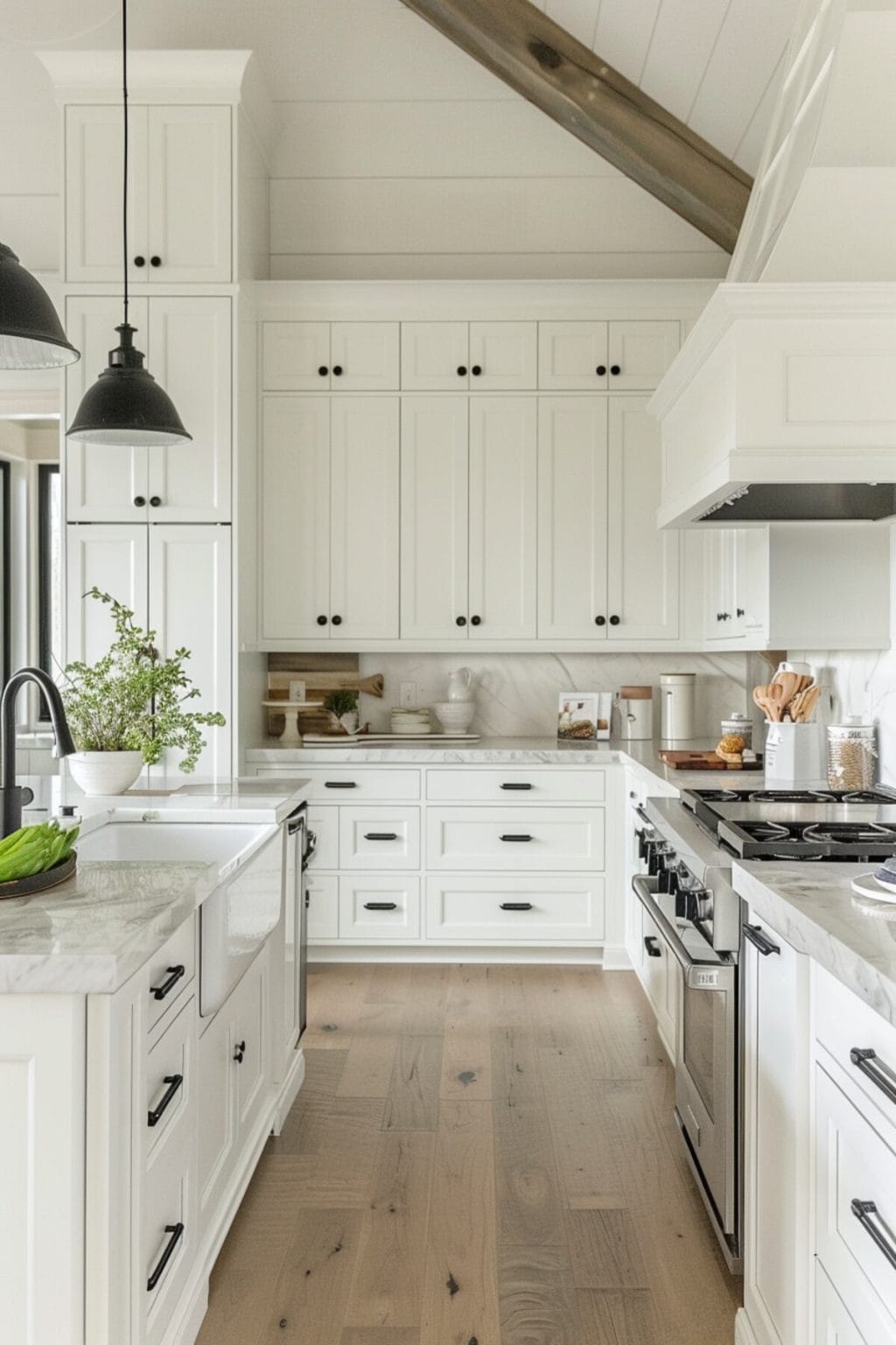 30+ Stunning White Cabinets With Black Hardware Ideas