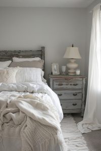35 Gray Farmhouse Bedroom Ideas for Your Cozy Retreat