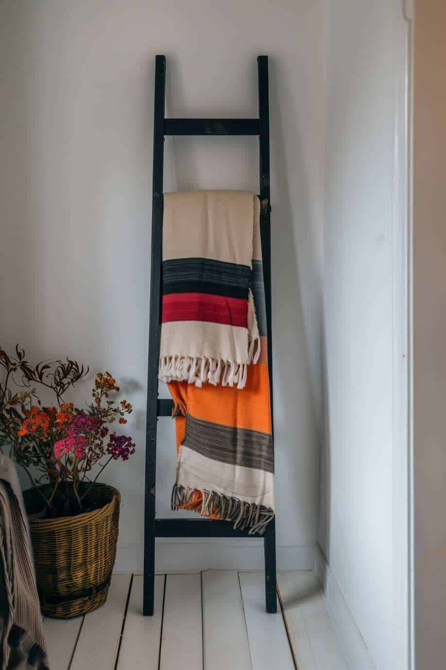 30 Blanket Ladder Ideas: A Chic Way To Display Textiles