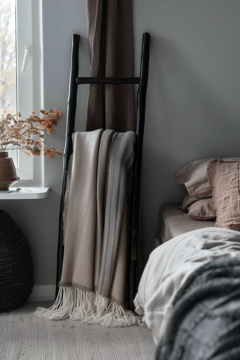 30 Blanket Ladder Ideas: A Chic Way To Display Textiles