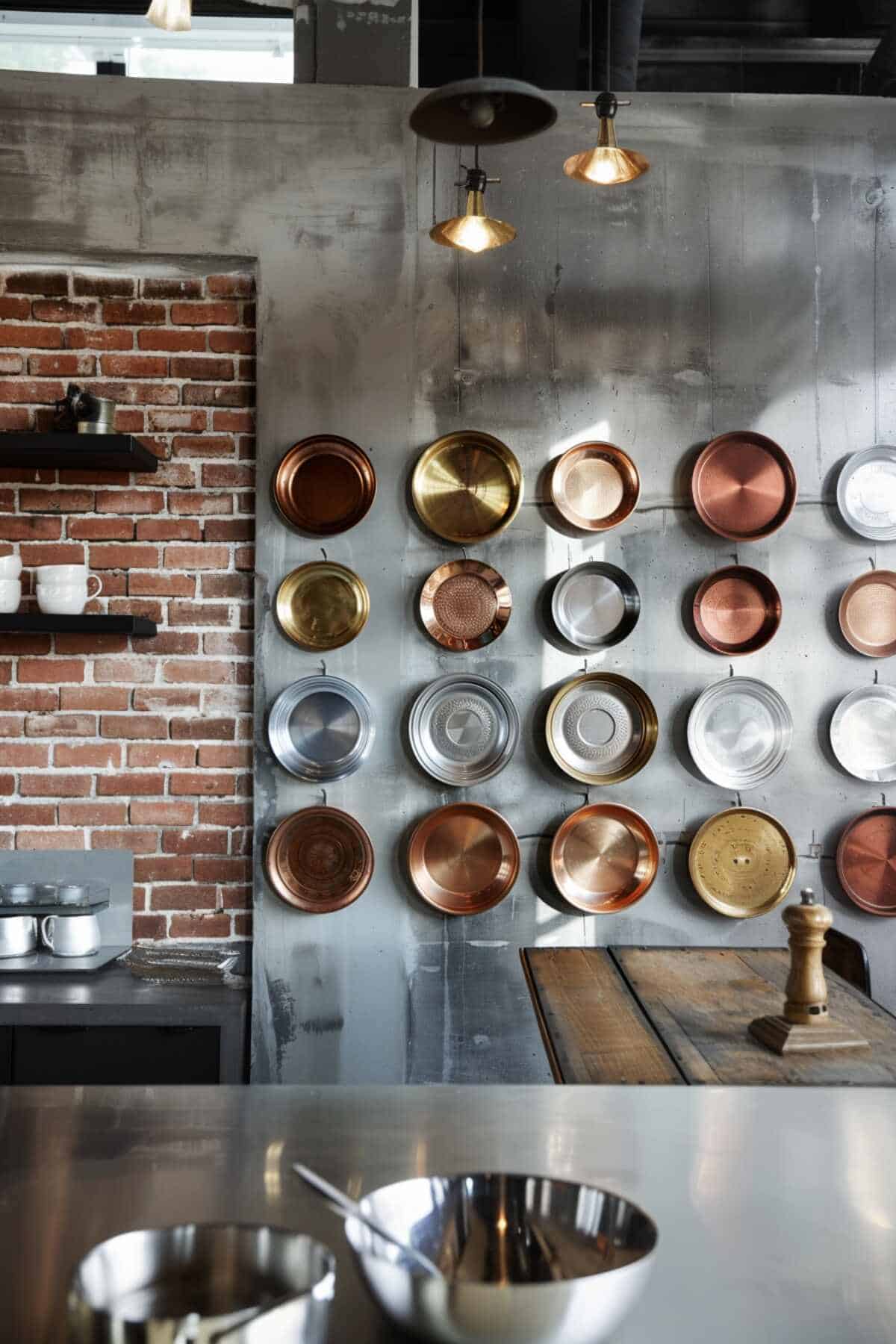 32 Decorative Plate Ideas: Creative Ways To Style Your Walls