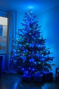 28 Blue Christmas Tree Decorations for a Unique, Magical Holiday
