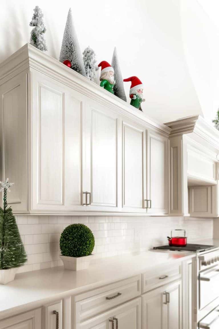 29 Ways To Decorate Kitchen Cabinets for a Festive Christmas