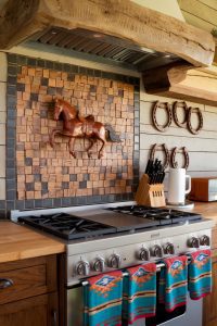29 Western Kitchen Essentials: Ideas for a Rustic Culinary Space