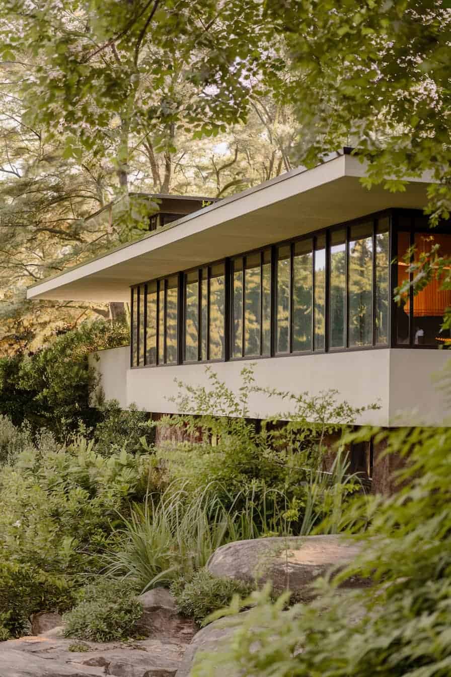 45 White House With Black Windows Ideas for Curb Appeal