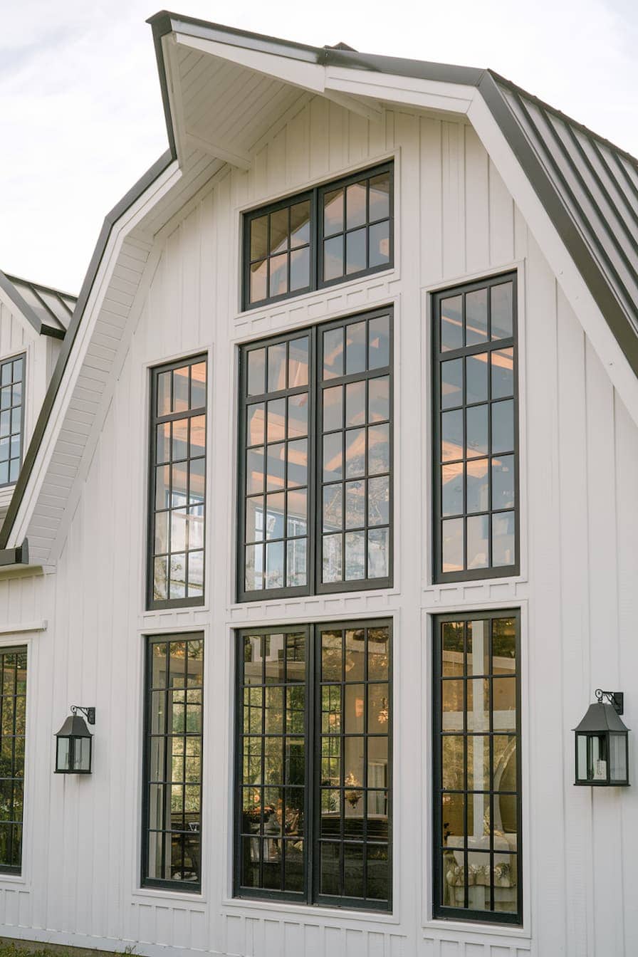 45 White House With Black Windows Ideas for Curb Appeal