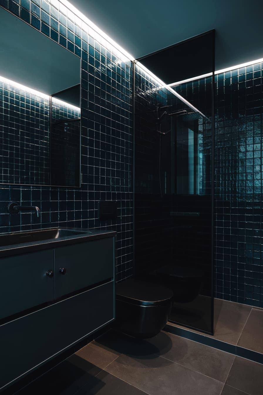 21 Moody Bathroom Ideas: Dark, Dramatic Designs