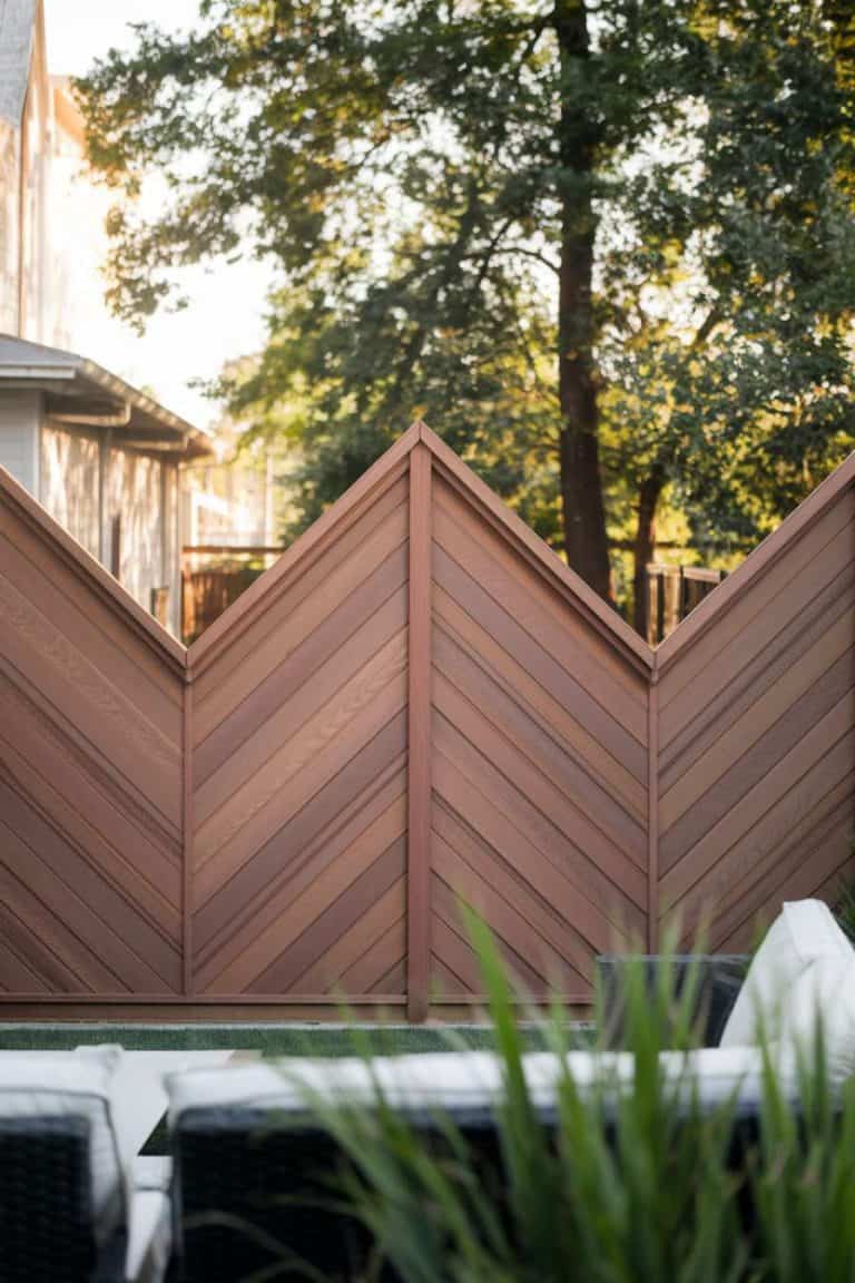 48 Creative Wood Fence Ideas for Your Outdoor Sanctuary