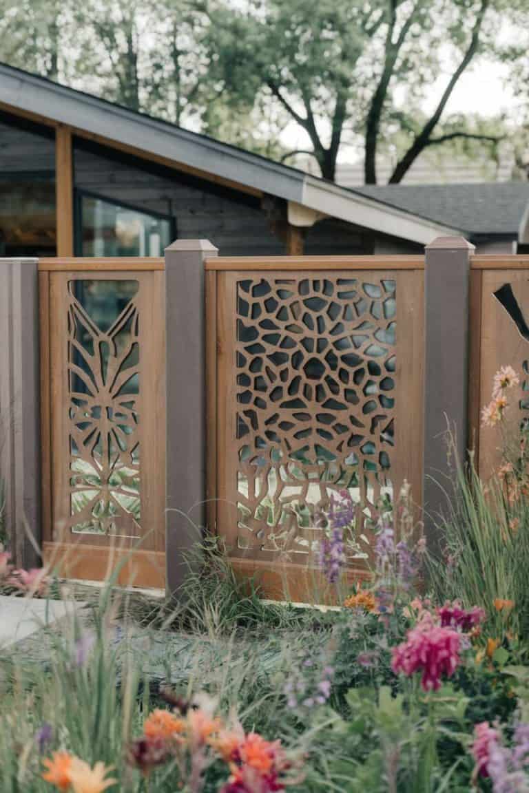 48 Creative Wood Fence Ideas for Your Outdoor Sanctuary