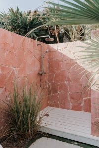 51 Inviting Outdoor Shower Ideas To Upgrade Your Outdoor Space